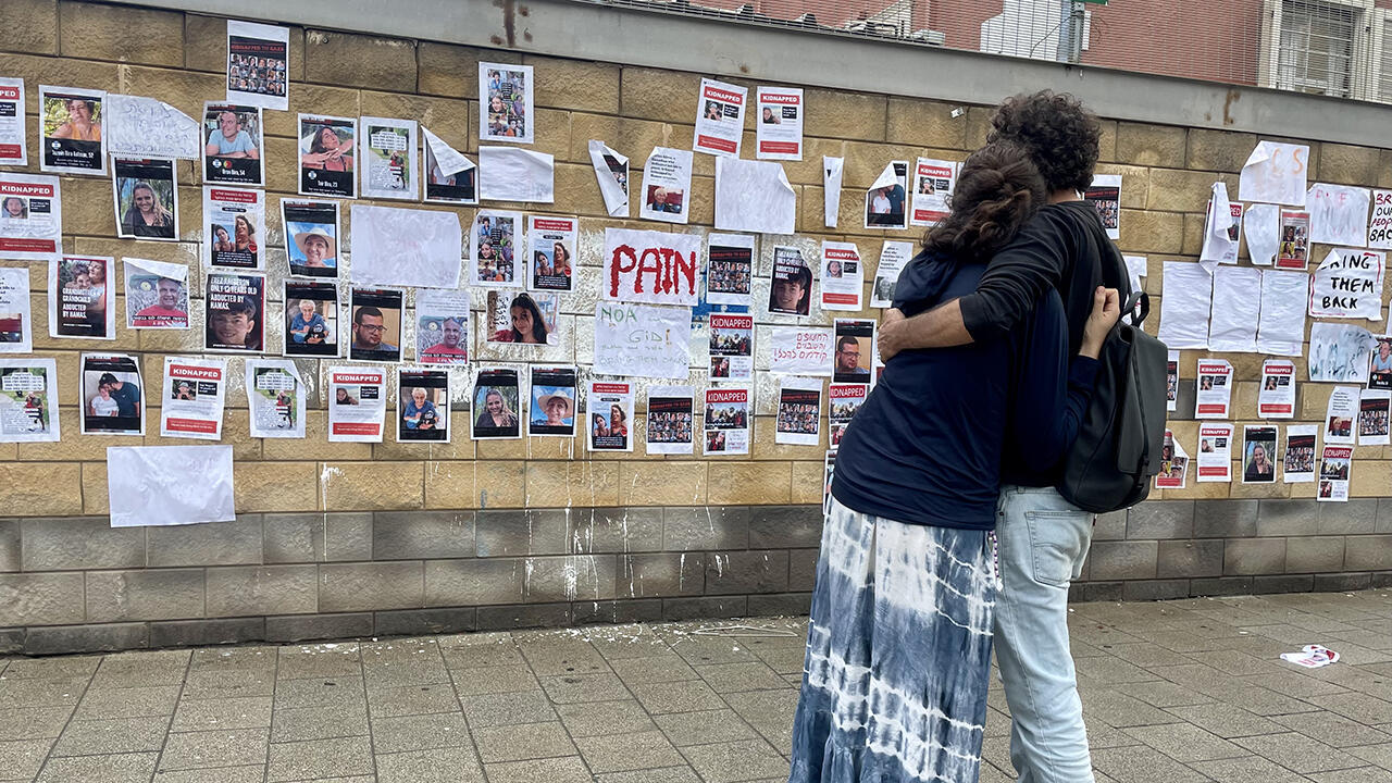 ¿Qué se sabe de los rehenes israelíes y extranjeros 15 días después de su secuestro por Hamás?